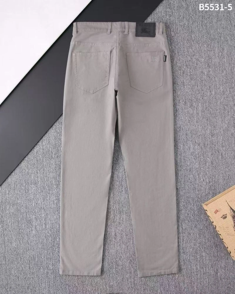 Top match Burberry Jeans
