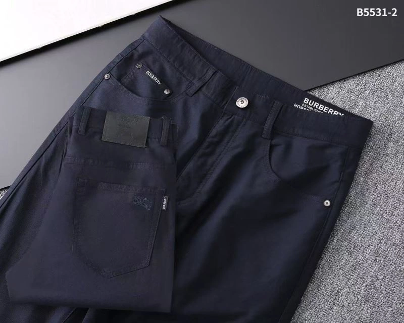 Top match Burberry Jeans