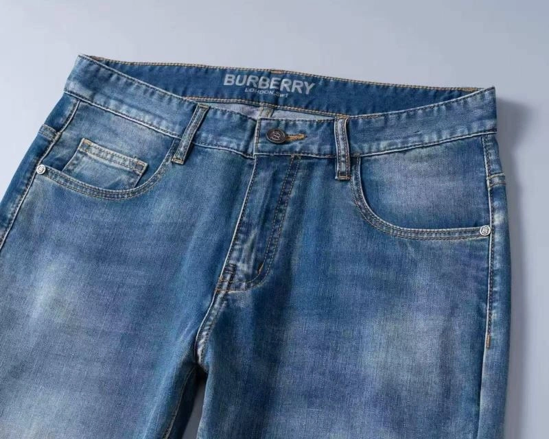 Accurate model Burberry Jeans