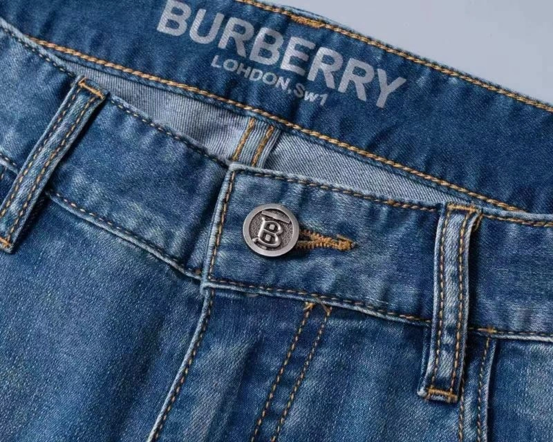 Accurate model Burberry Jeans