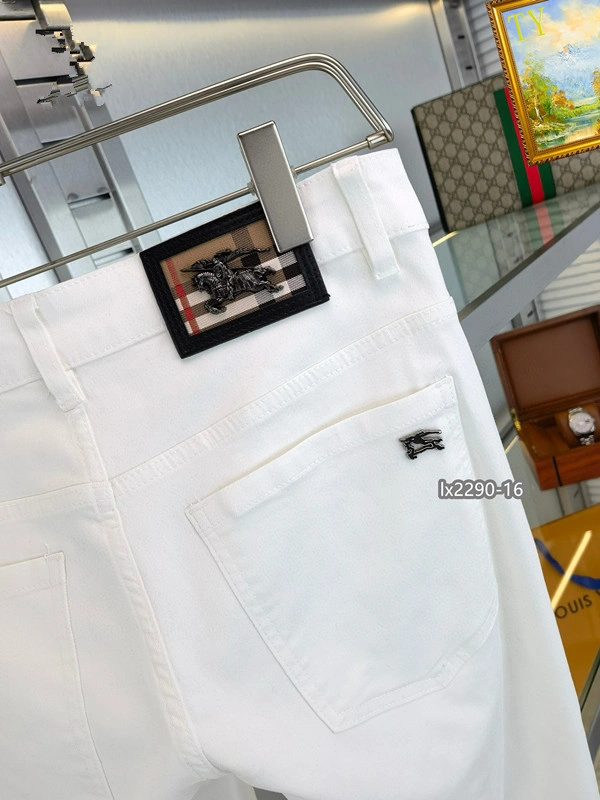 Top match Burberry Jeans