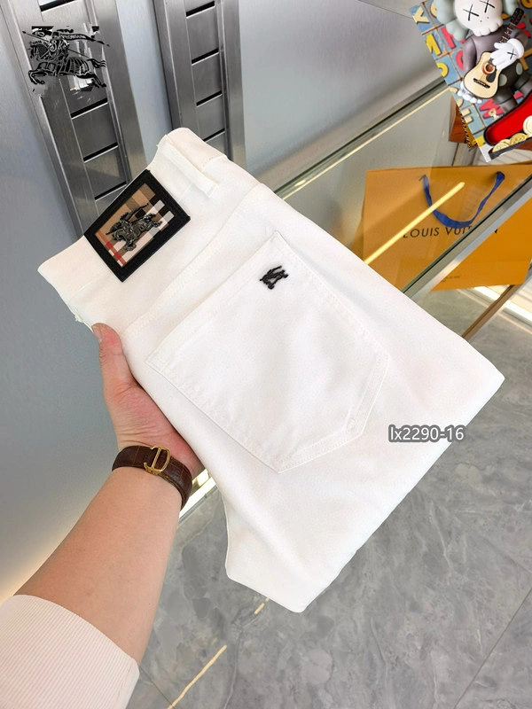 Top match Burberry Jeans