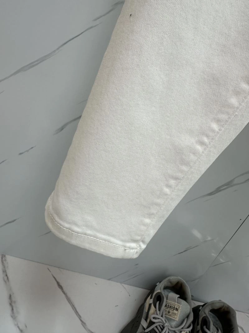 Low-cost Burberry Jeans