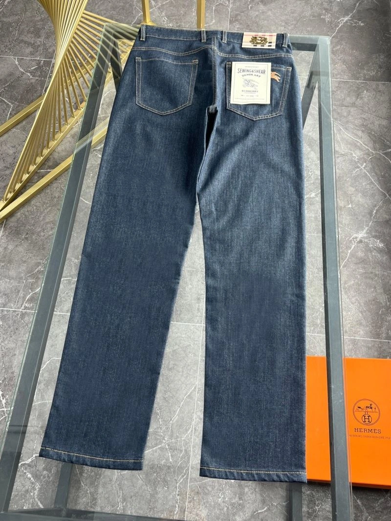 Top match Burberry Jeans