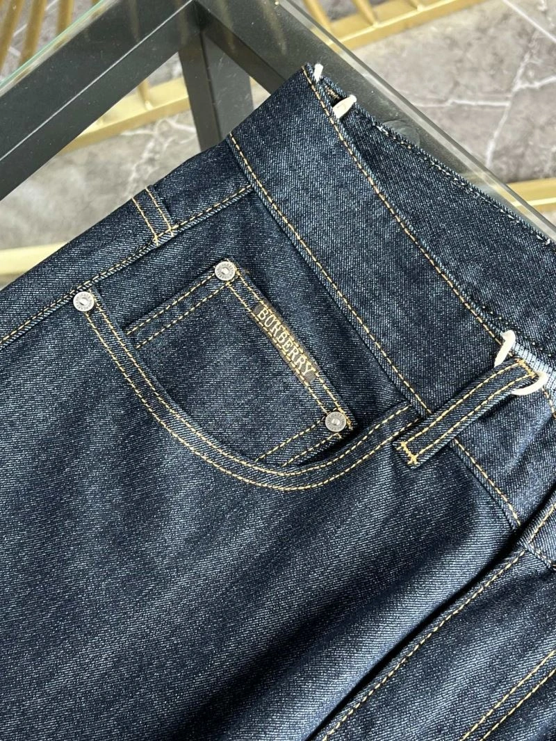 Top match Burberry Jeans