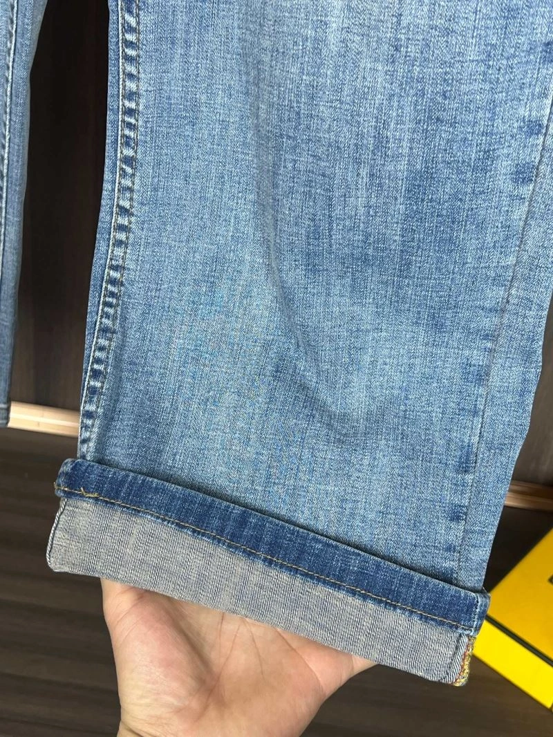 Low-cost Burberry Jeans