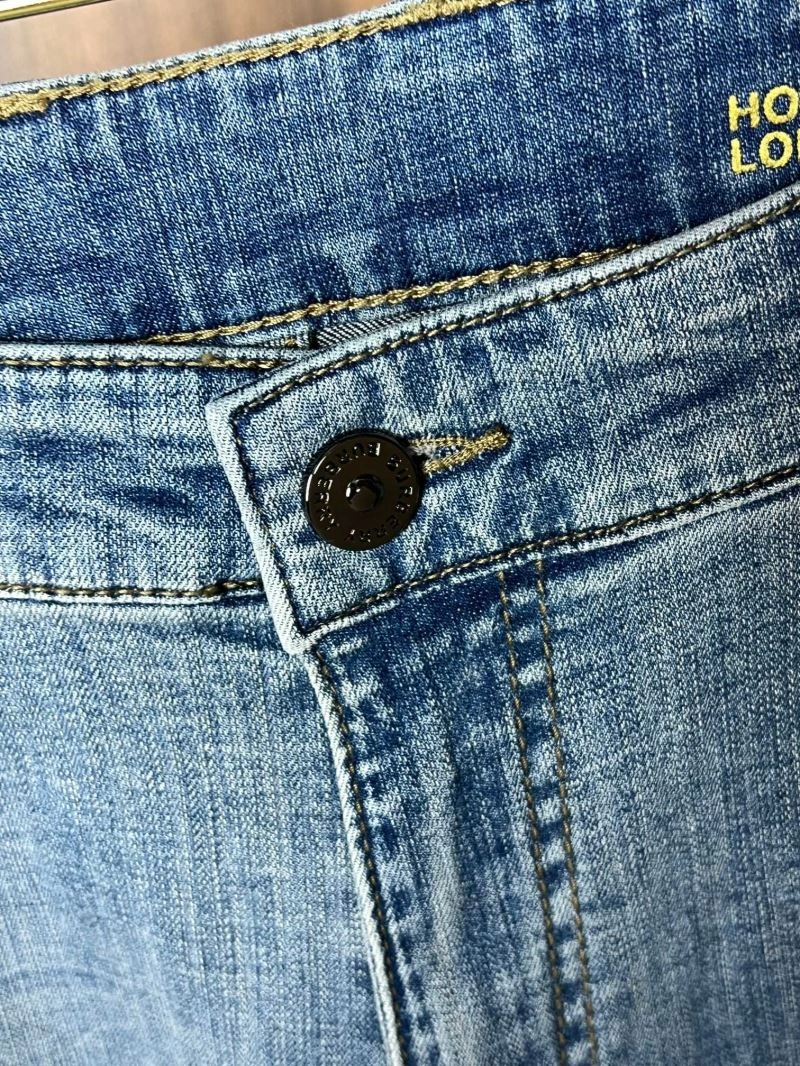 Low-cost Burberry Jeans
