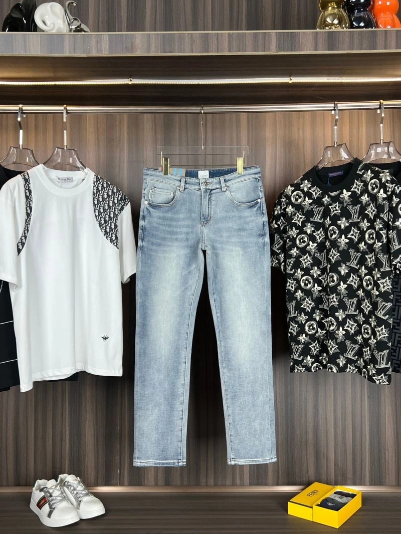 Accurate model Burberry Jeans