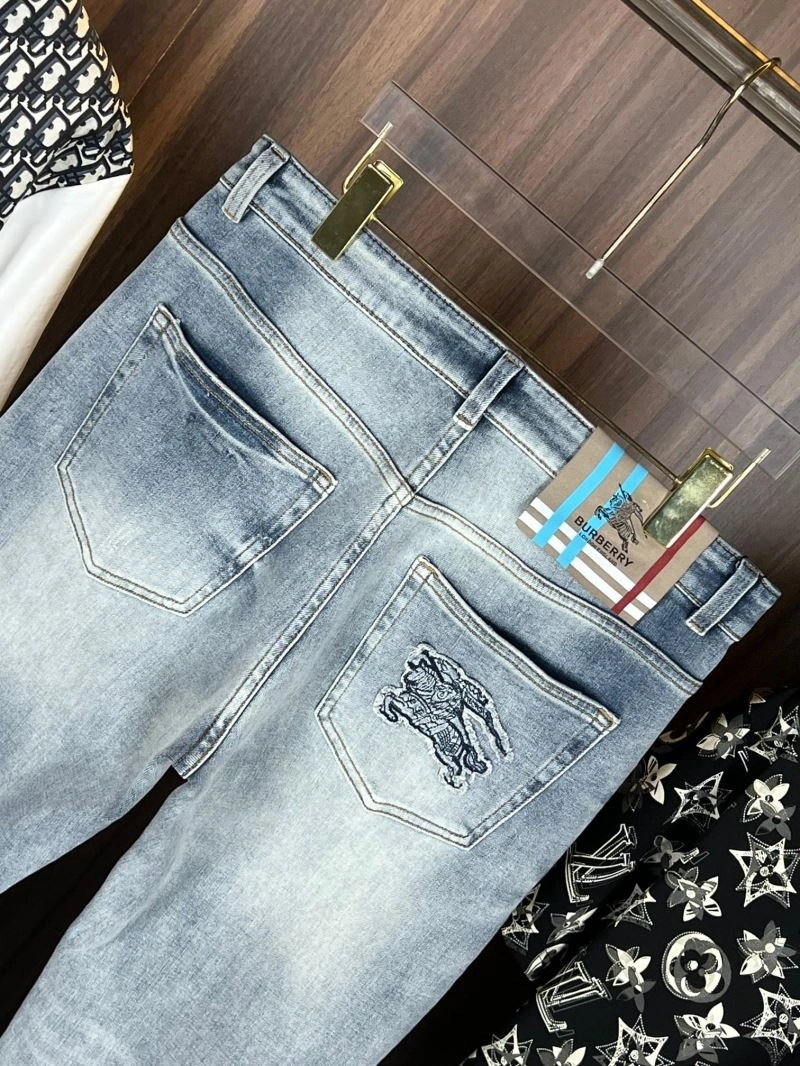 Accurate model Burberry Jeans