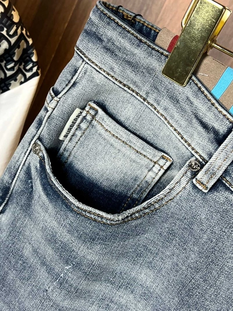 Accurate model Burberry Jeans