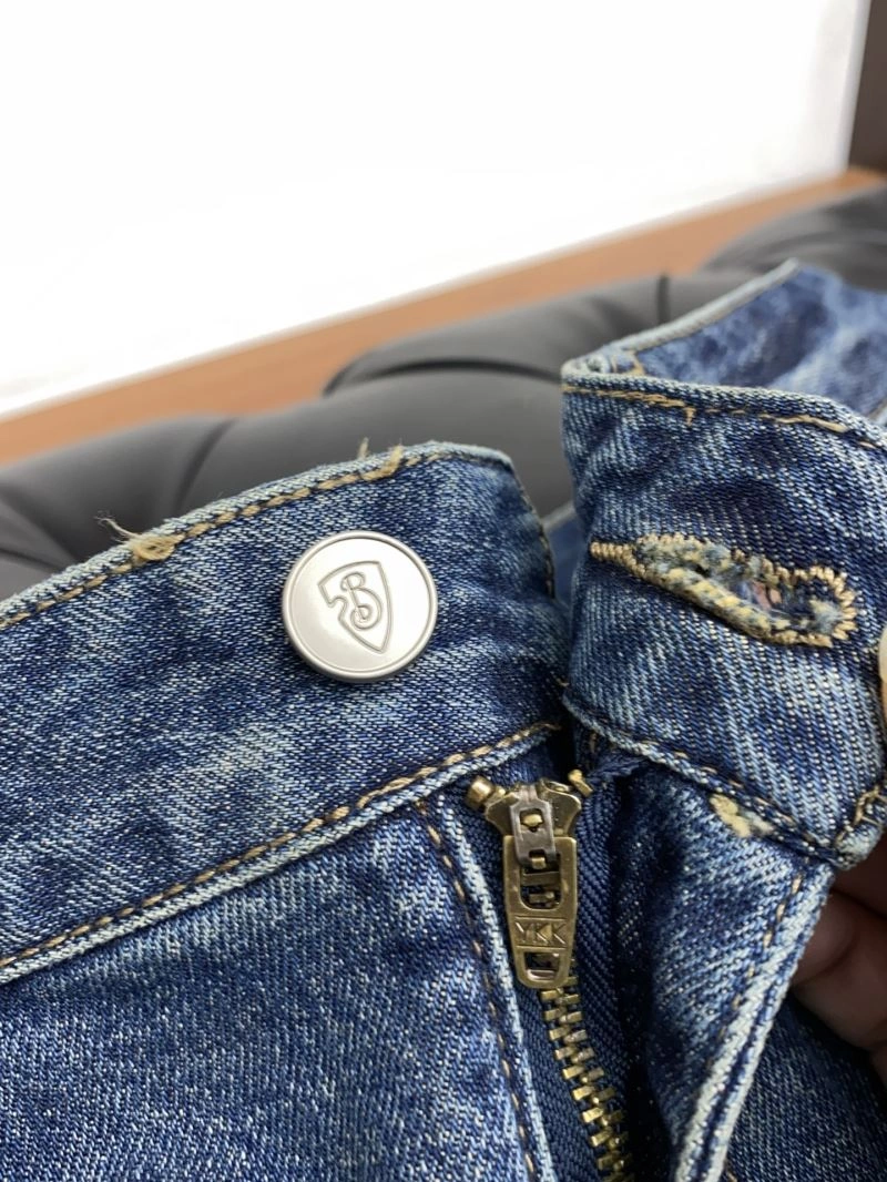 Accurate model Burberry Jeans