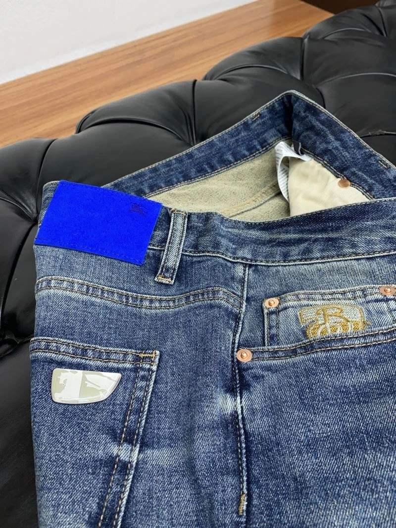 Accurate model Burberry Jeans