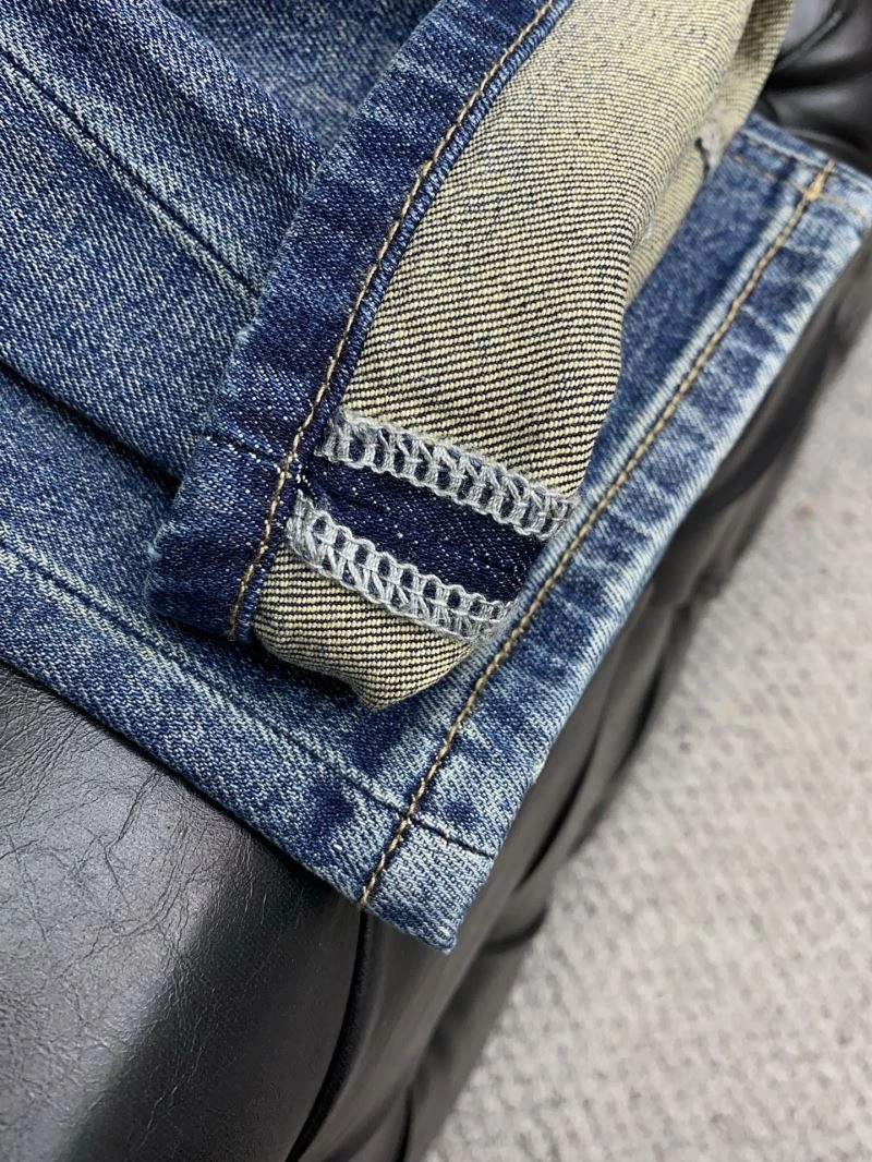 Accurate model Burberry Jeans