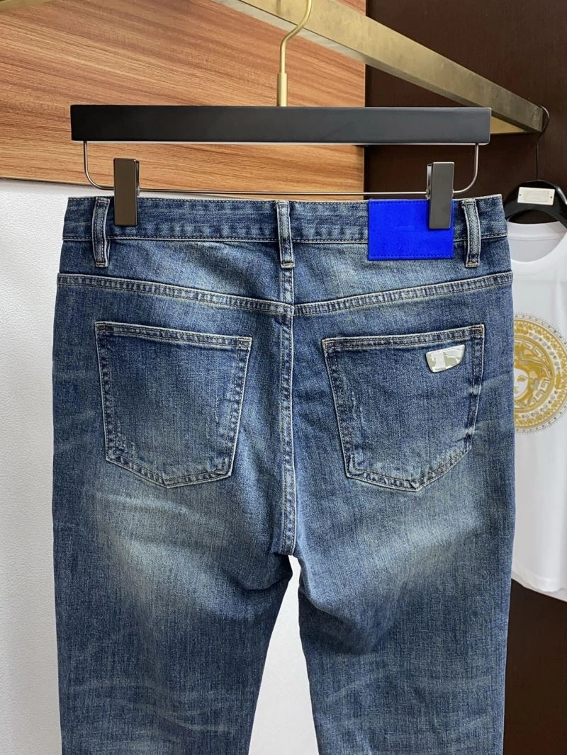 Accurate model Burberry Jeans
