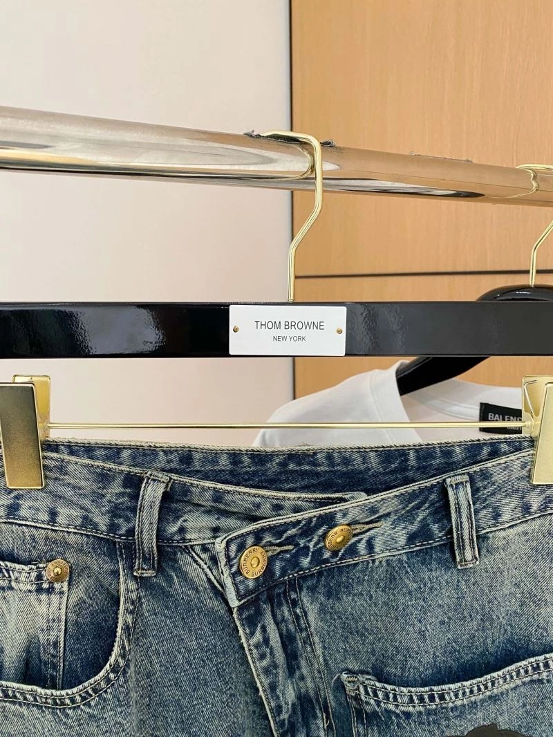 Accurate model Burberry Jeans