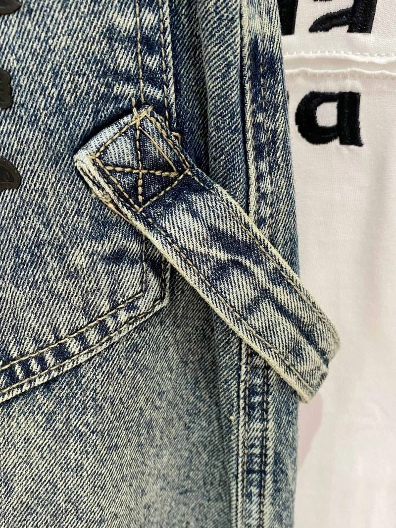 Accurate model Burberry Jeans