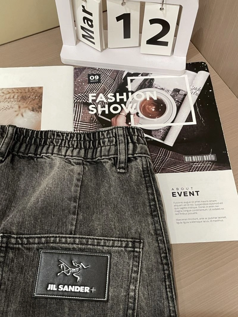 Exact replica Burberry Jeans