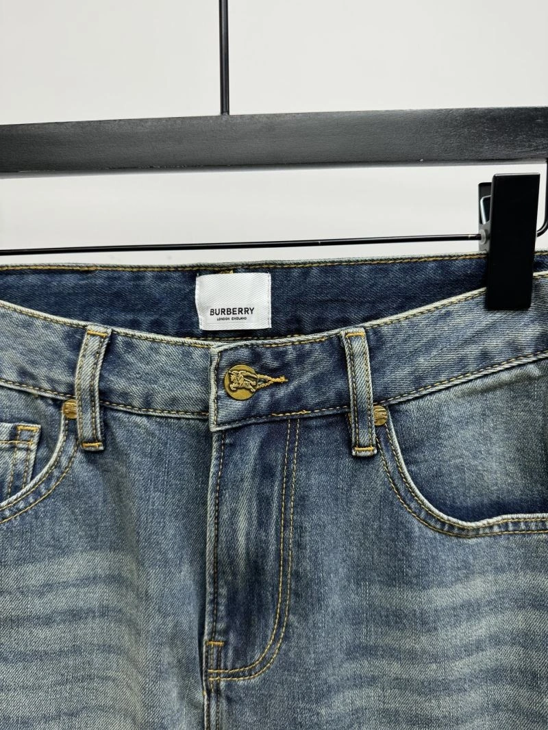 Top match Burberry Jeans