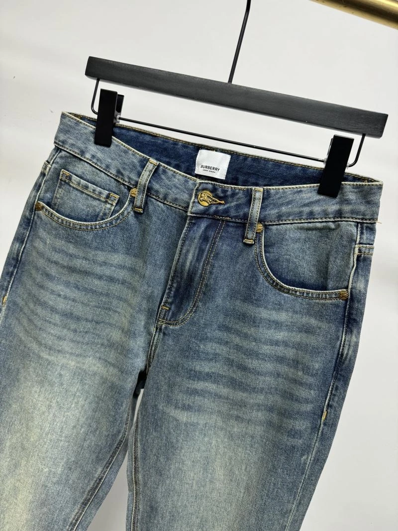 Top match Burberry Jeans