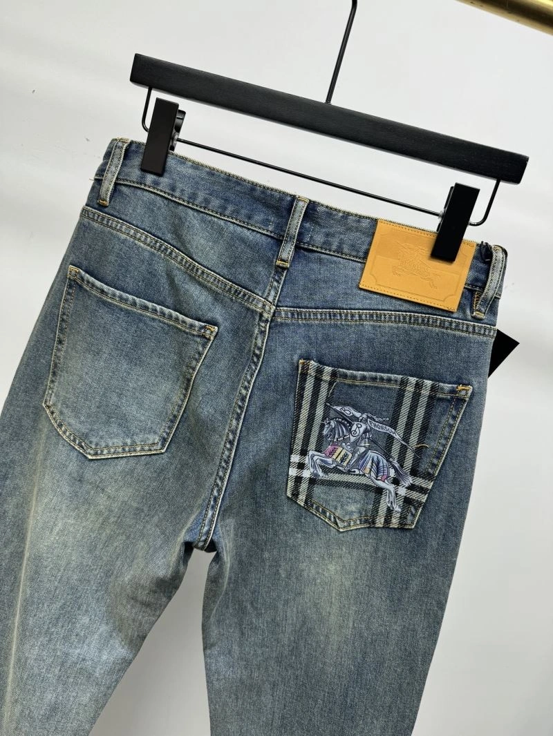 Top match Burberry Jeans