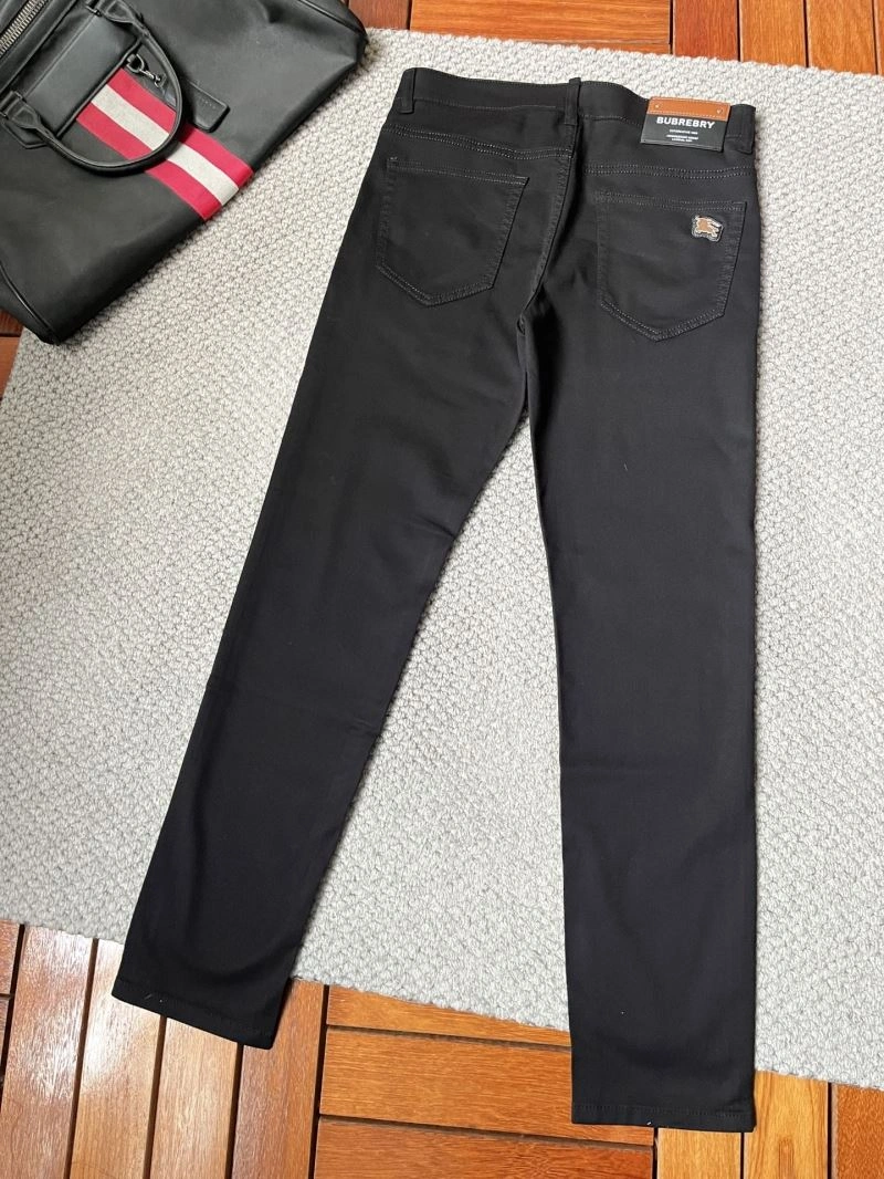 Top match Burberry Jeans