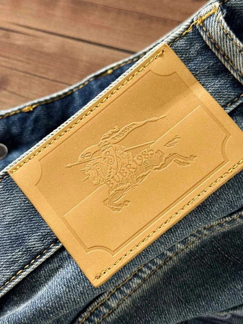 Accurate model Burberry Jeans