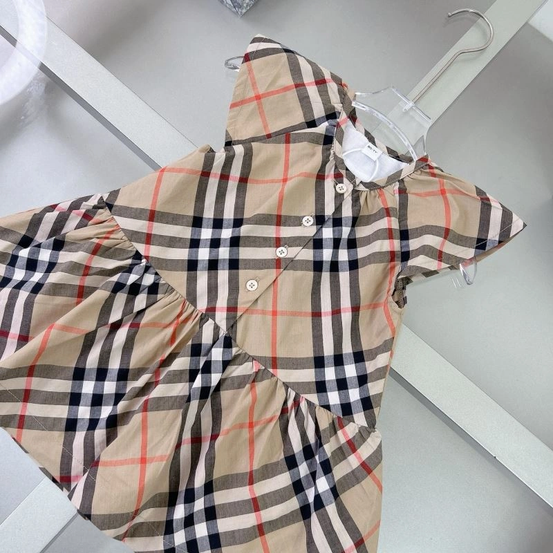 Accurate model Burberry Kids