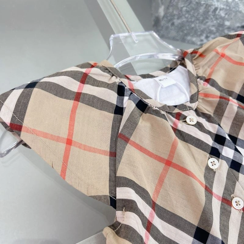 Accurate model Burberry Kids