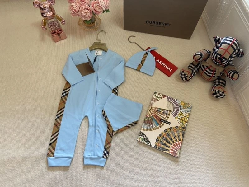 Accurate model Burberry Kids