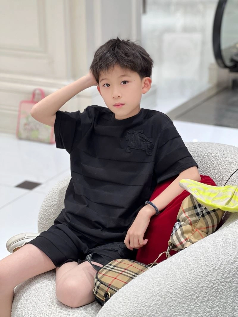High fidelity Burberry Kids