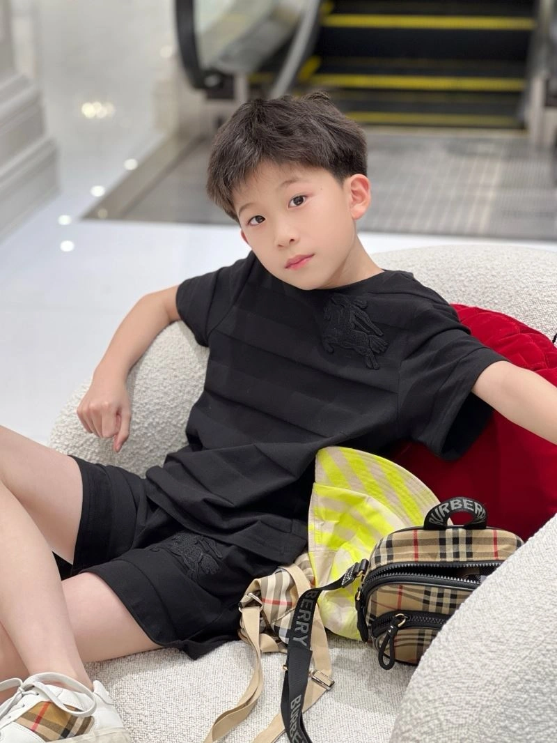High fidelity Burberry Kids