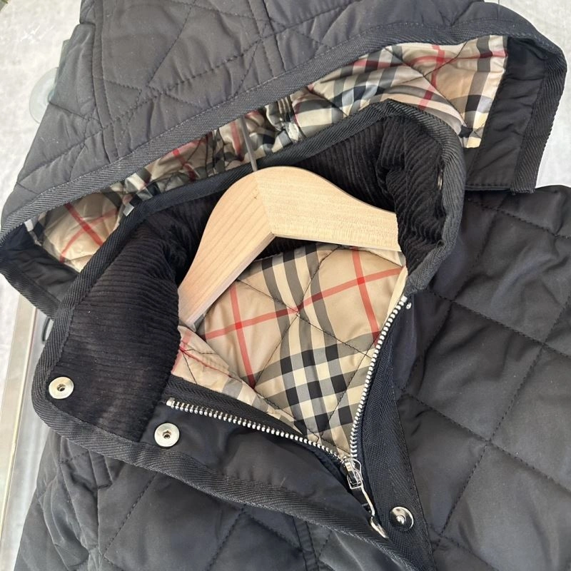 Accurate model Burberry Kids
