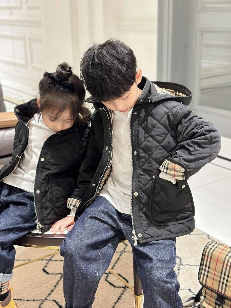 Accurate model Burberry Kids