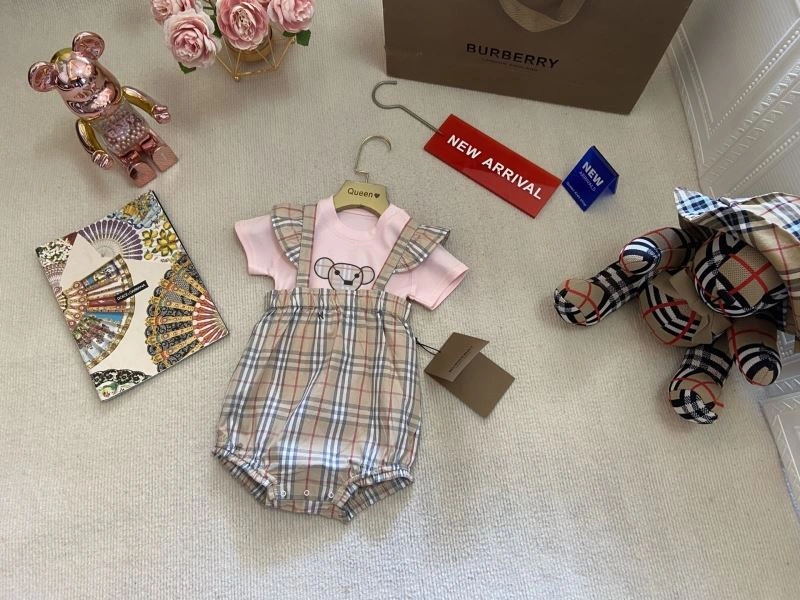 Accurate model Burberry Kids