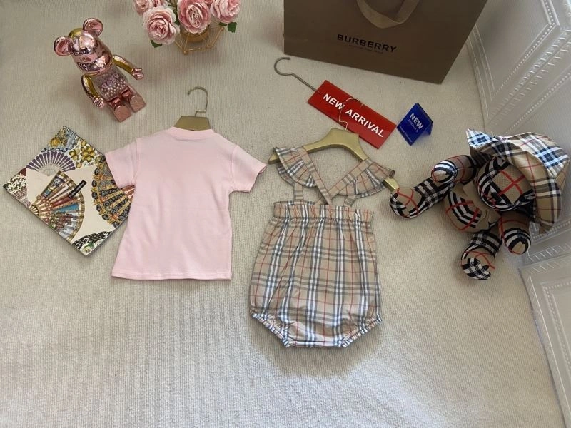Accurate model Burberry Kids