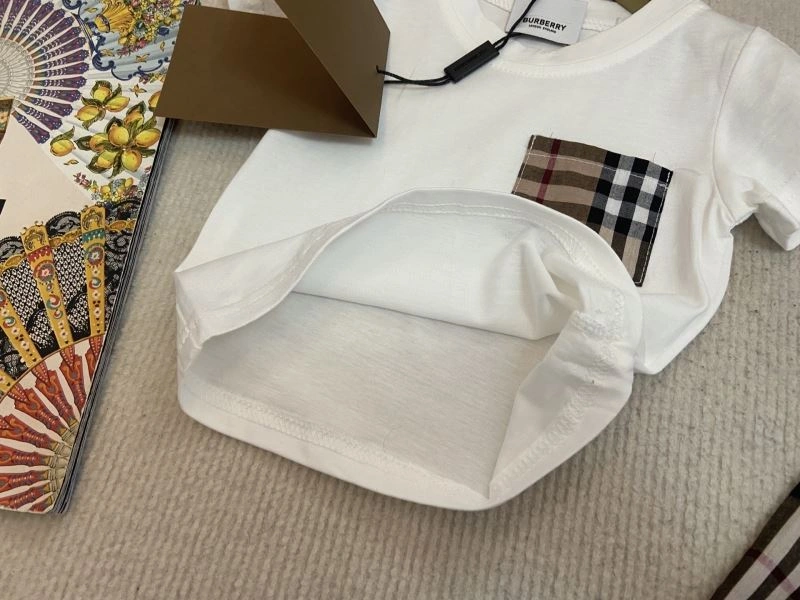 Accurate model Burberry Kids