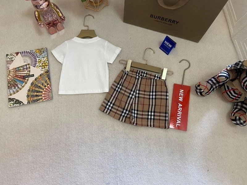 Accurate model Burberry Kids