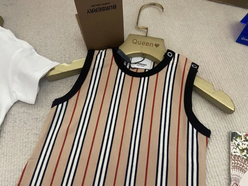 High fidelity Burberry Kids