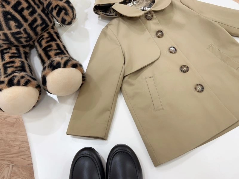 High fidelity Burberry Kids