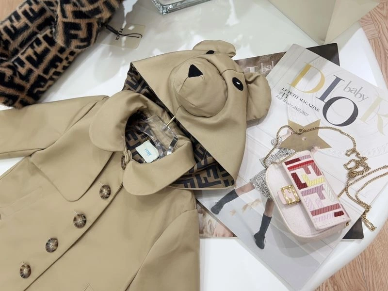 High fidelity Burberry Kids