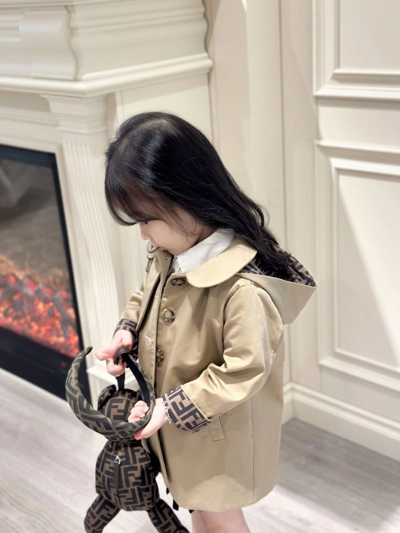 High fidelity Burberry Kids