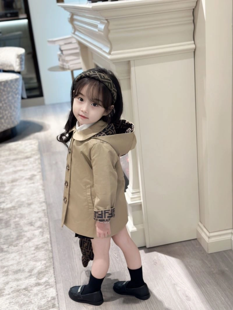 High fidelity Burberry Kids