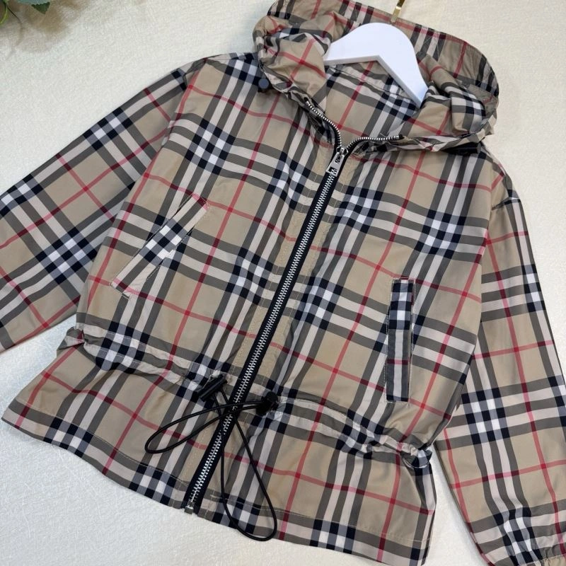 Accurate model Burberry Kids