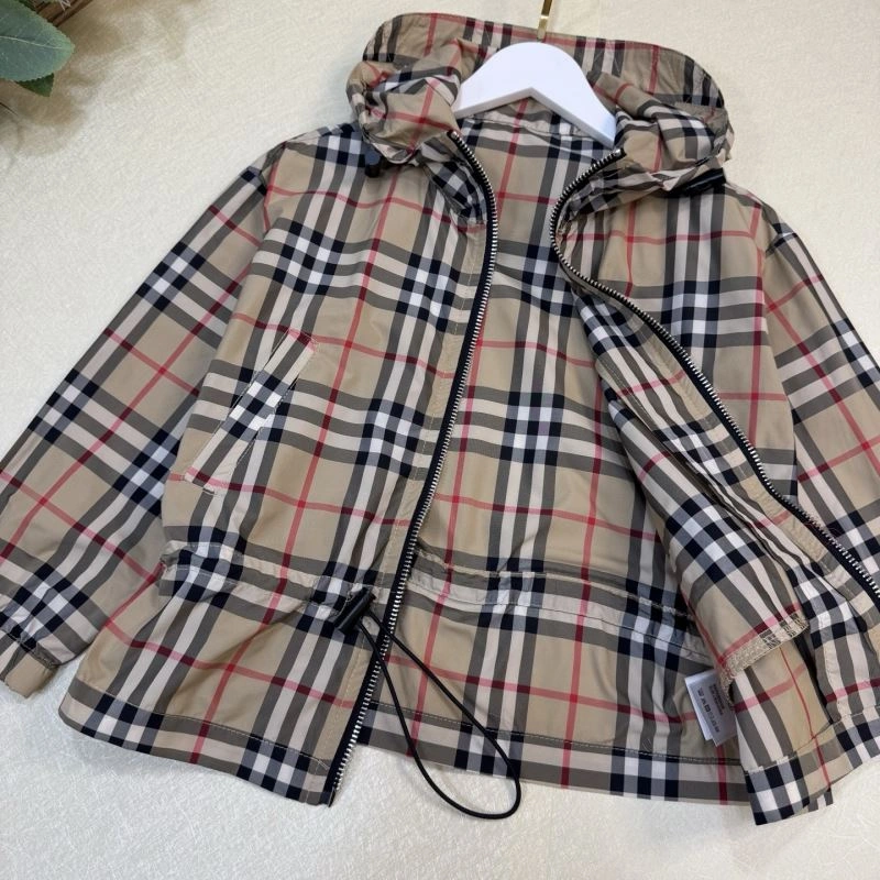 Accurate model Burberry Kids