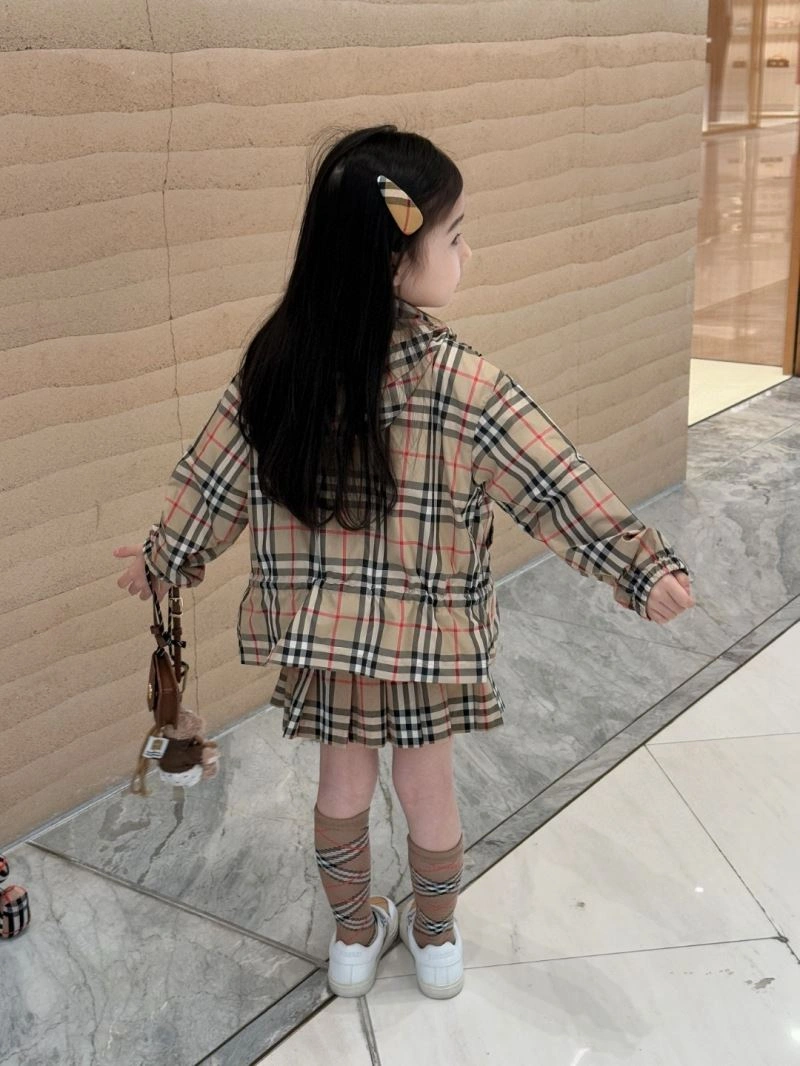 Accurate model Burberry Kids