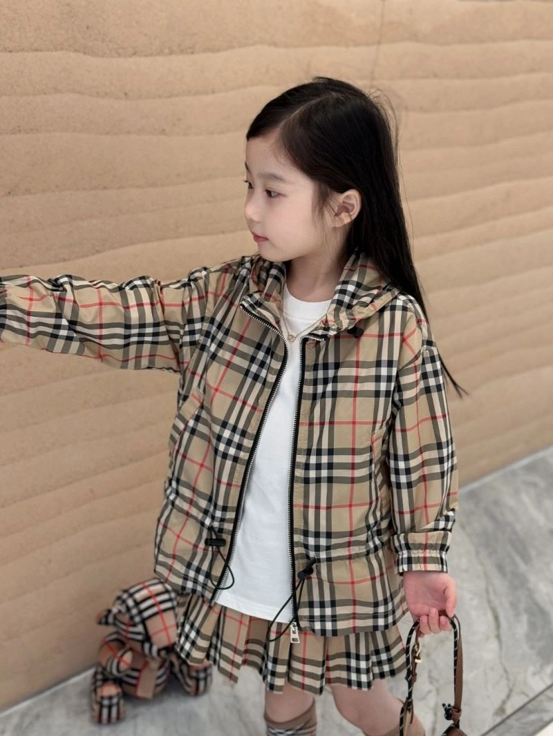 Accurate model Burberry Kids