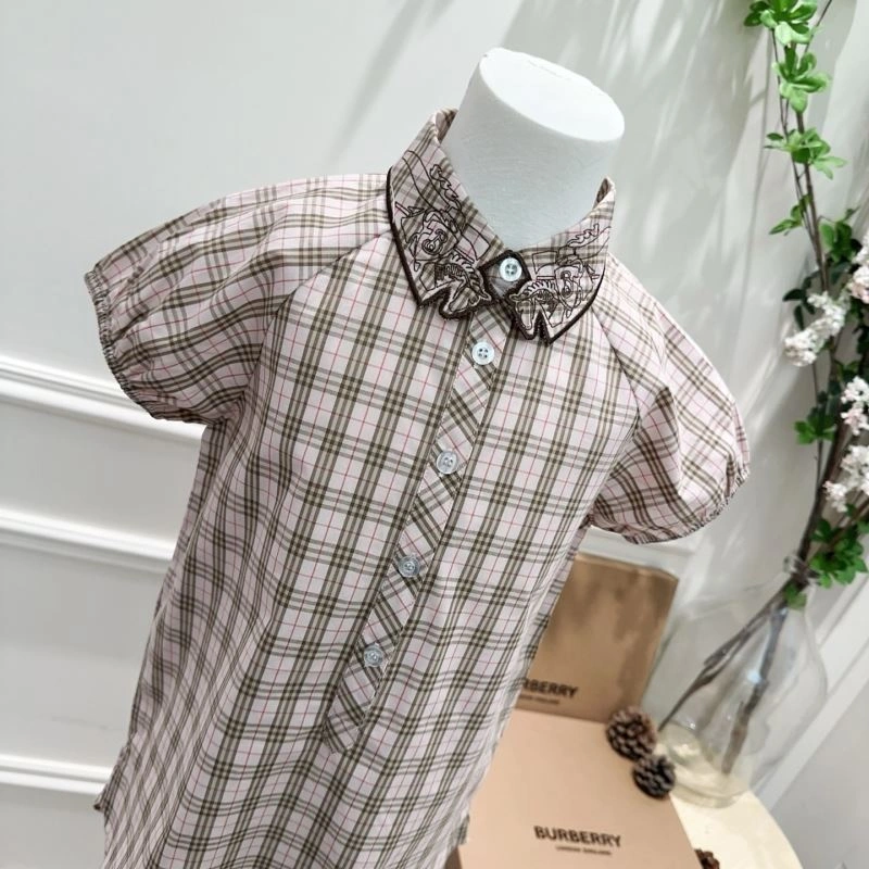 Accurate model Burberry Kids