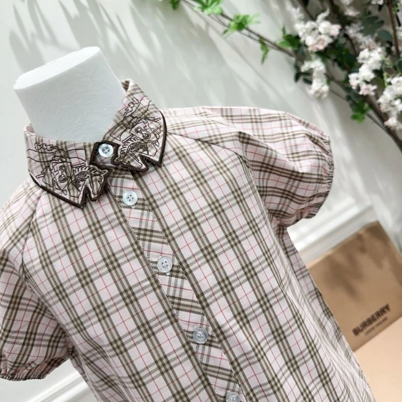 Accurate model Burberry Kids