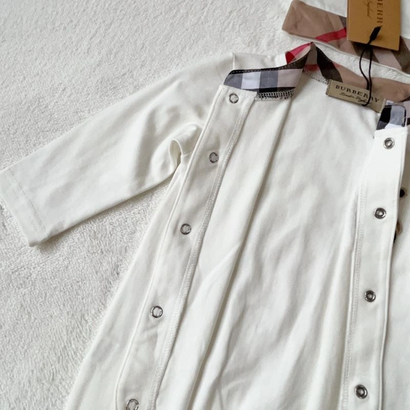High fidelity Burberry Kids
