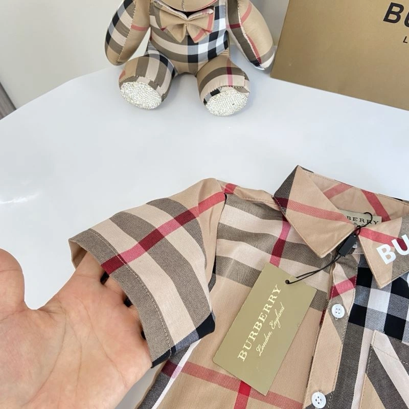 Accurate model Burberry Kids